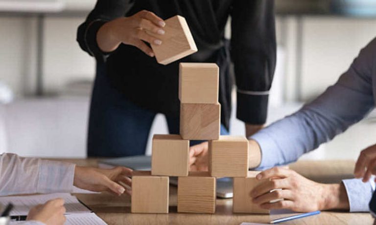 Team Building: Meningkatkan Kerja Tim dan Produktivitas